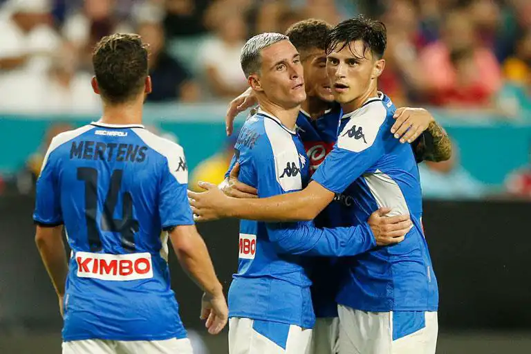 NAPOLI SIGN LLORENTE | News