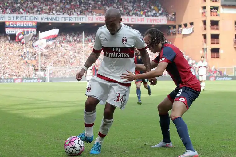 NIGEL DE JONG LASCIA IL MILAN | News