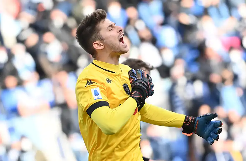 The best of Vicario's season | Video