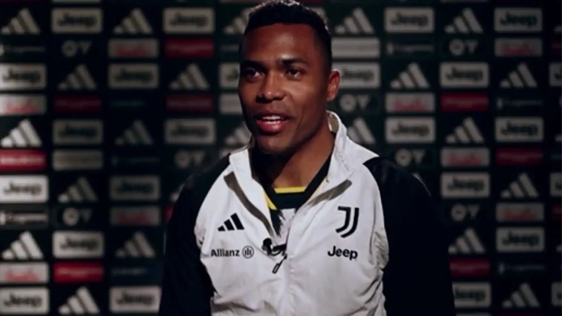 A Chat with Alex Sandro | Video