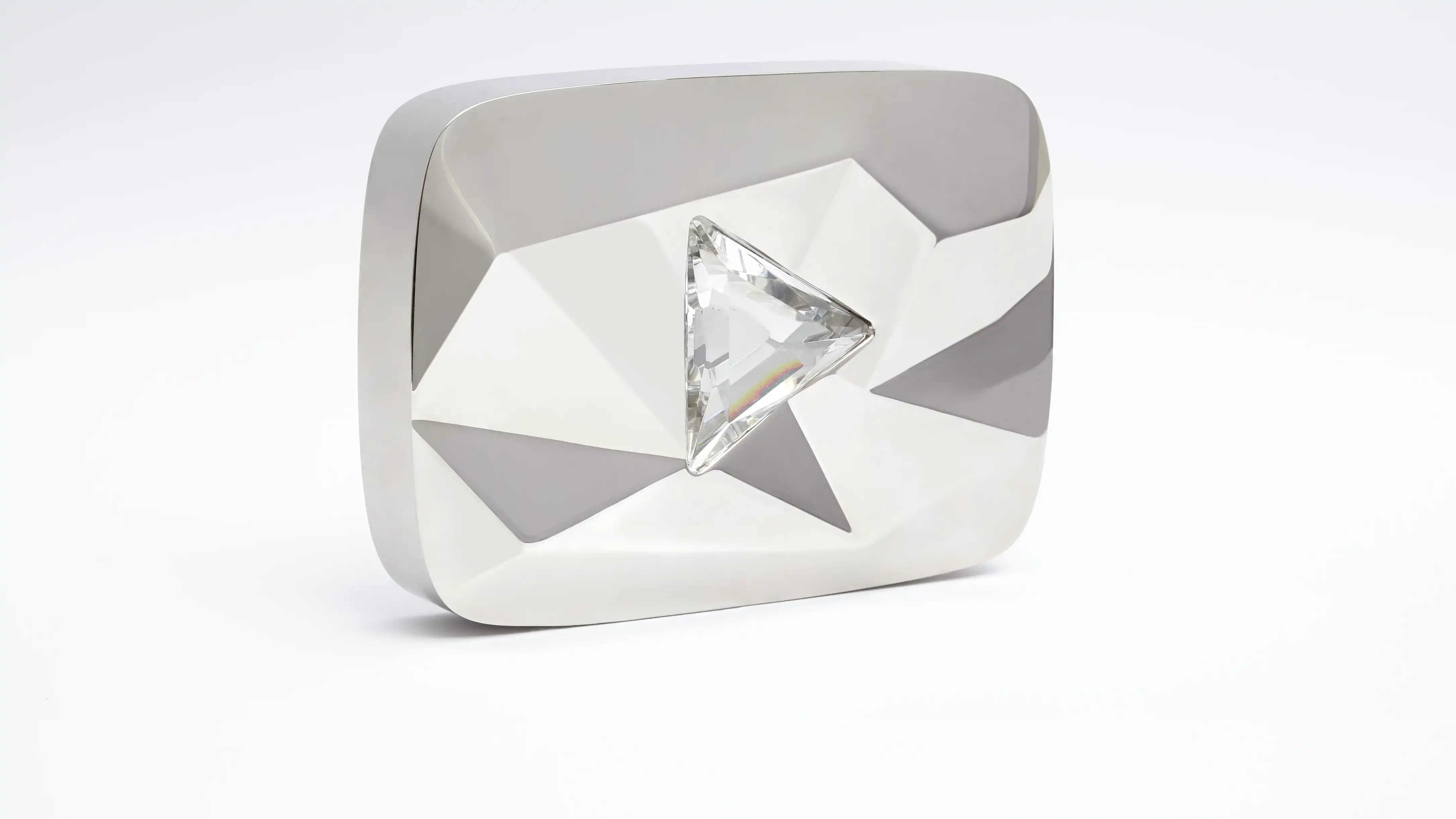 10 MILLION SUBSCRIBERS ON YOUTUBE CHANNEL | News