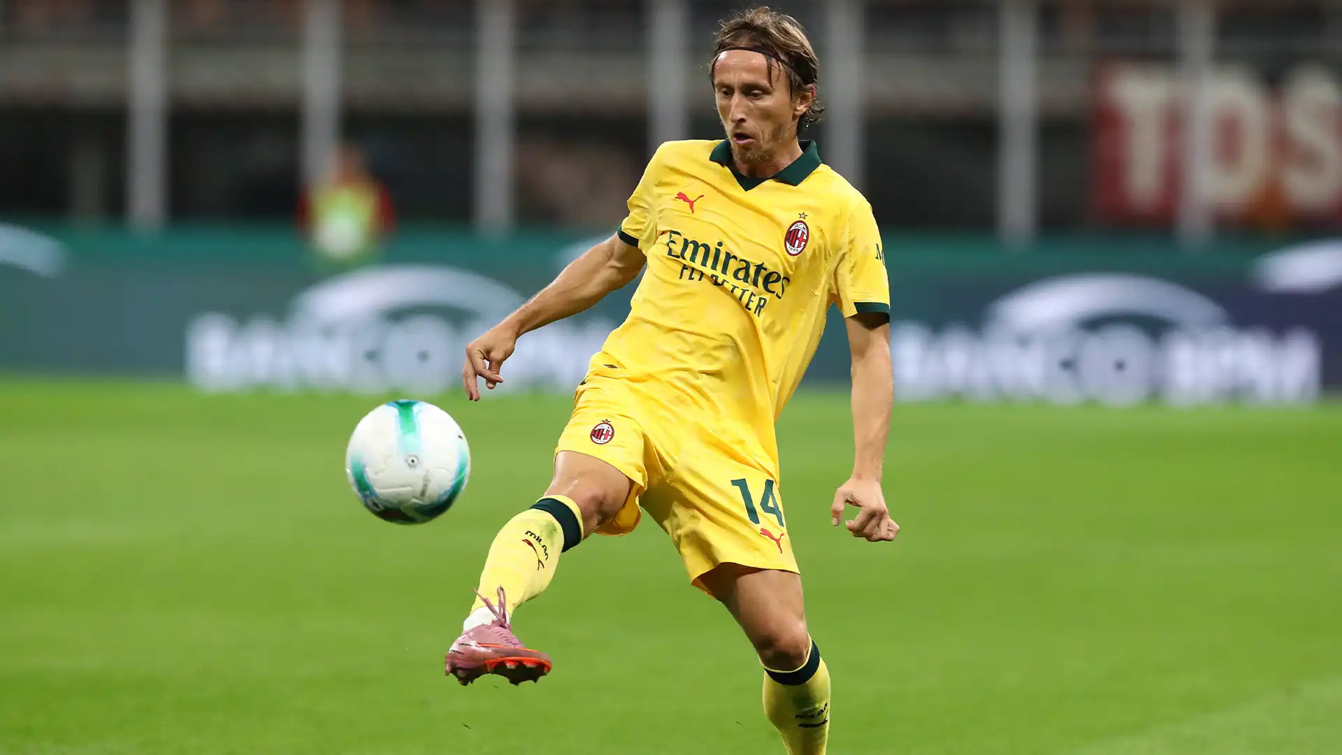 Every touch by Luka Modric | Video