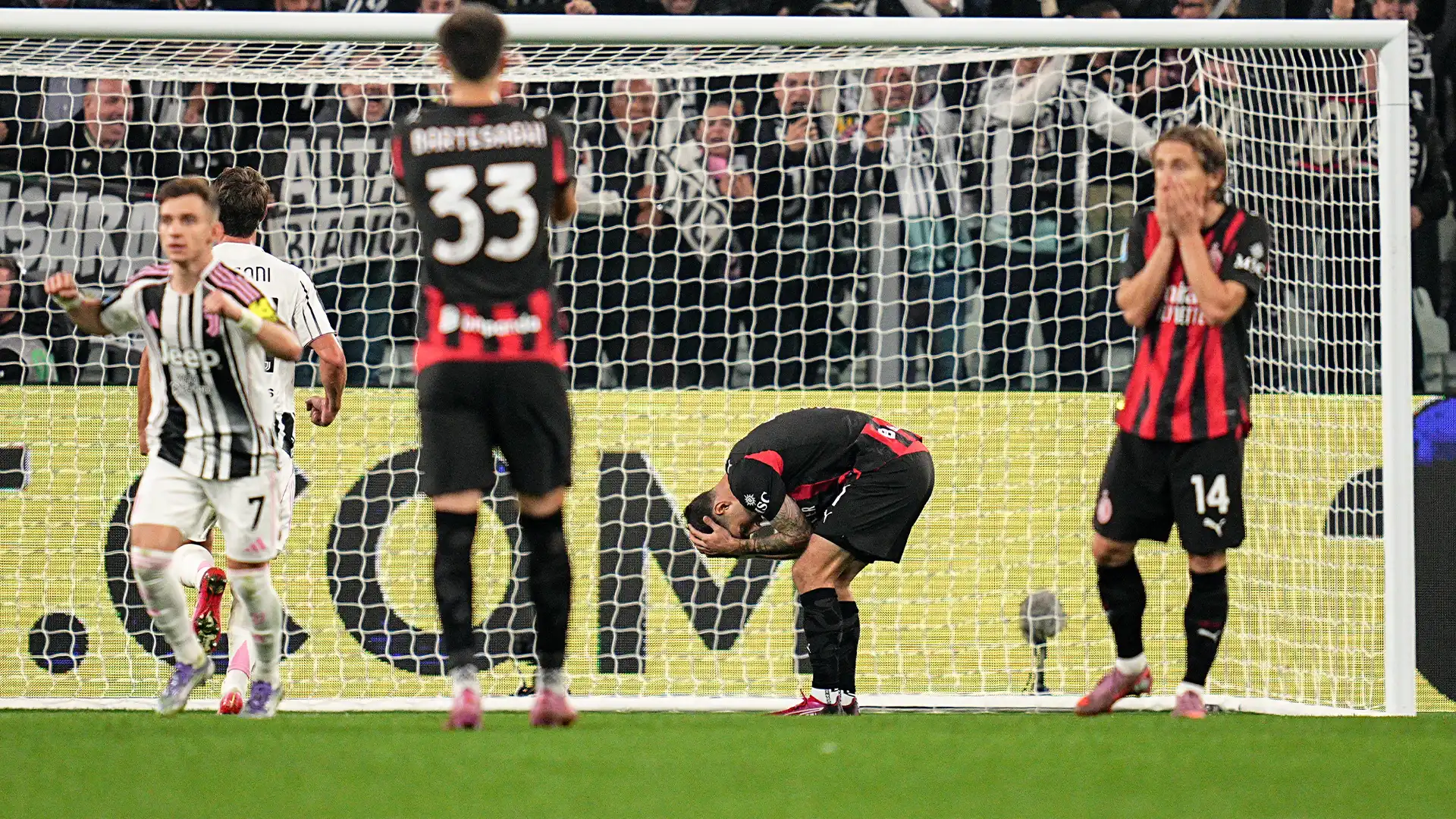 REF CAM POV: Juventus-Milan | Video